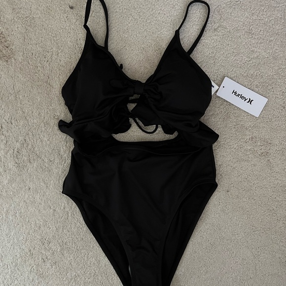 Hurley | Swim | Nwt Hurley Cutout Ruffle Front One Piece Swimsuit Size ...